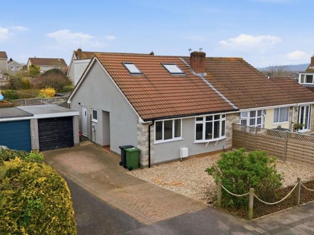 4 bedroom bungalow for sale
