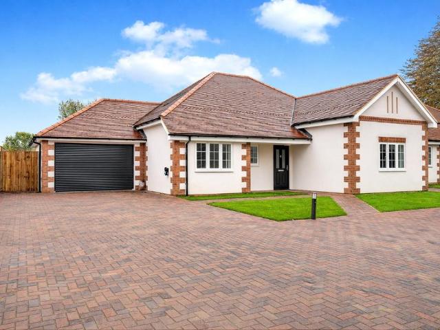4 bedroom bungalow for sale