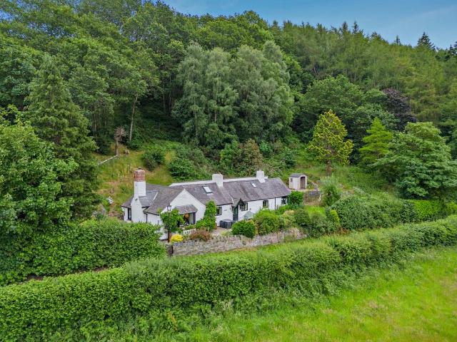 4 bedroom bungalow for sale