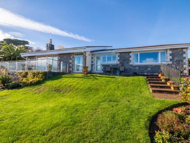 4 bedroom bungalow for sale