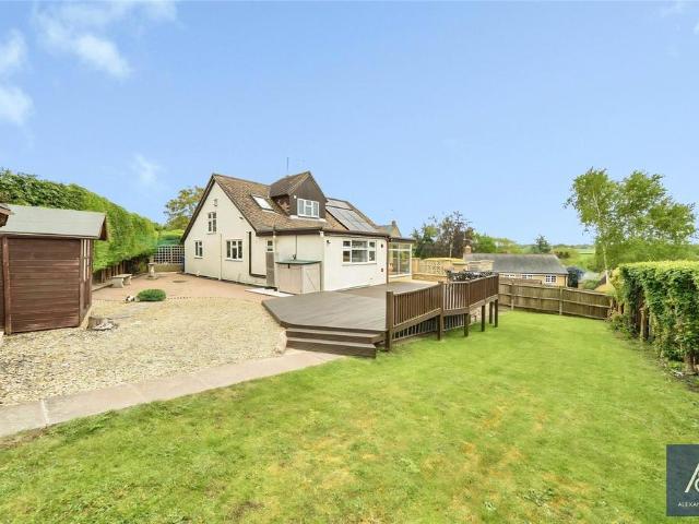 4 bedroom bungalow for sale