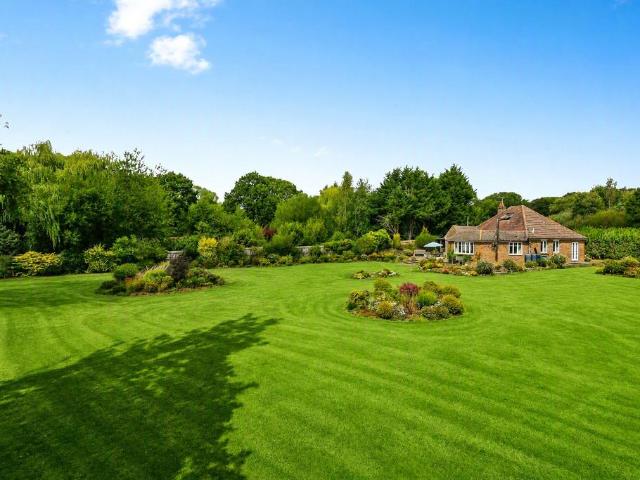 4 bedroom bungalow for sale