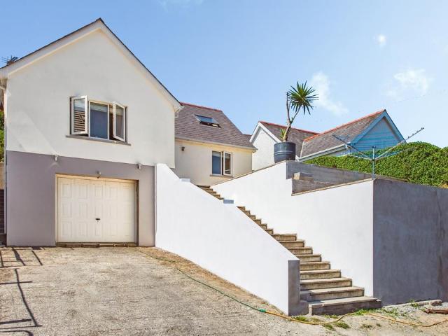 4 bedroom bungalow for sale