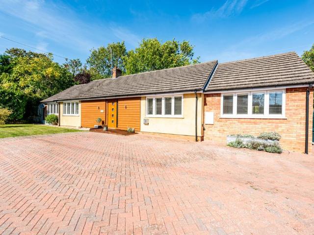 4 bedroom bungalow for sale
