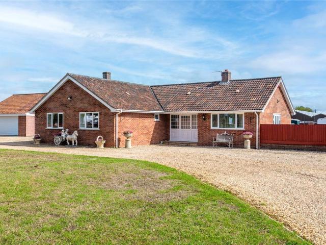 4 bedroom bungalow for sale