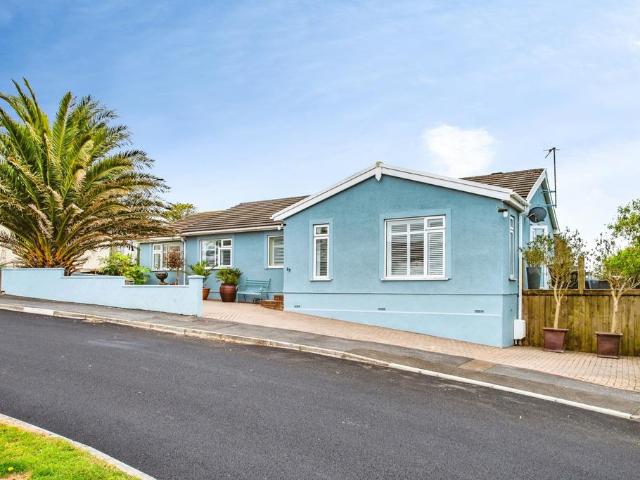 4 bedroom bungalow for sale
