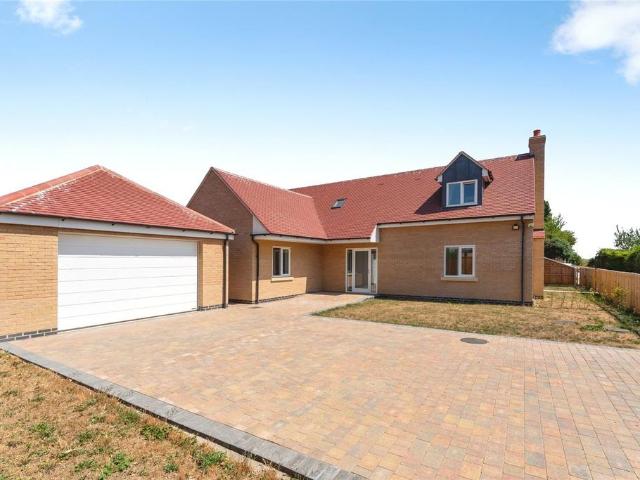 4 bedroom bungalow for sale