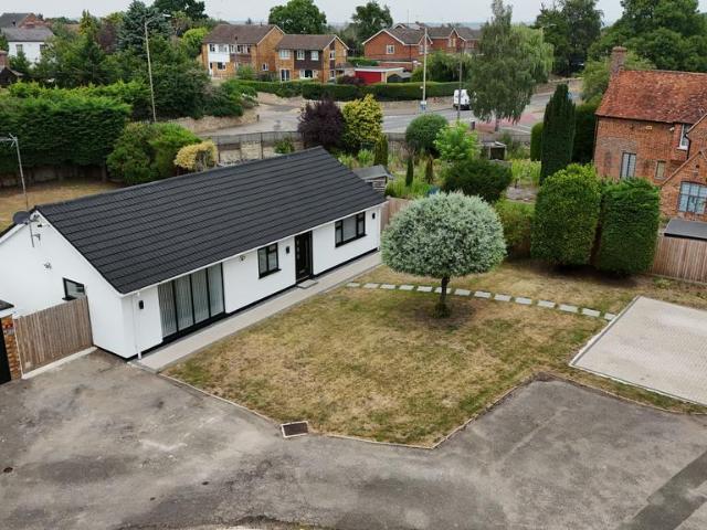 4 bedroom bungalow for sale