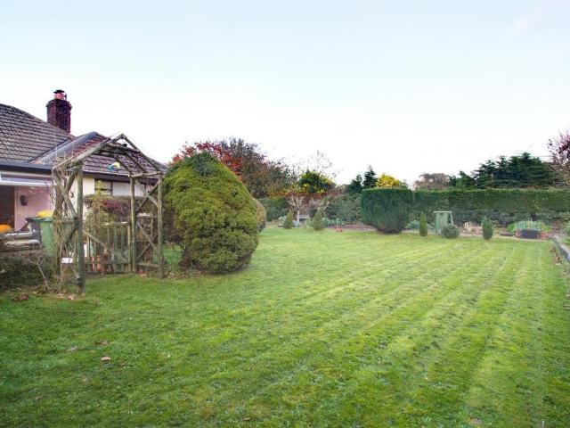 4 bedroom bungalow for sale