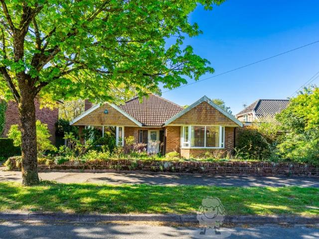 4 bedroom bungalow for sale
