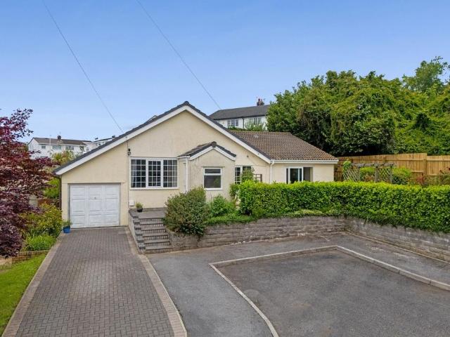 4 bedroom bungalow for sale