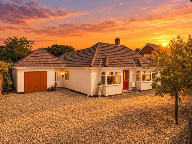 4 bedroom bungalow for sale