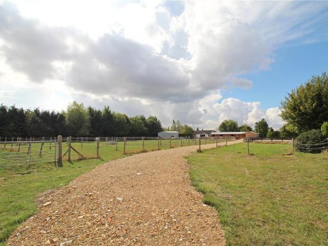 4 bedroom bungalow for sale