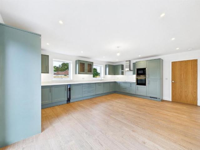 4 bedroom bungalow for sale