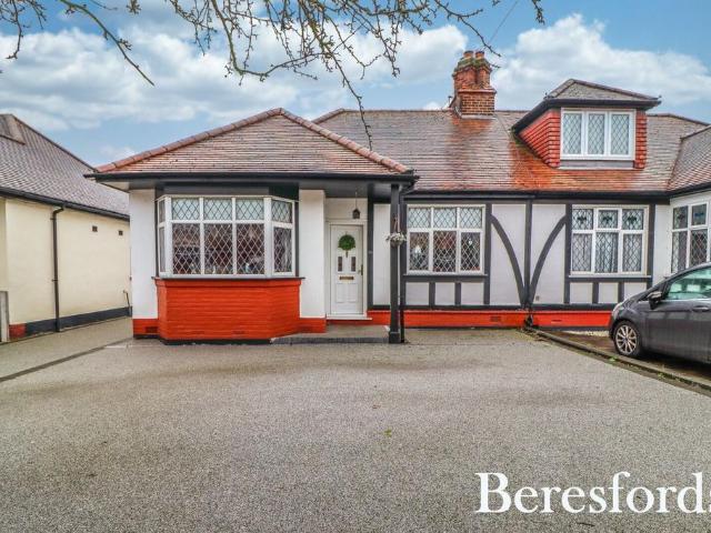 4 bedroom bungalow for sale