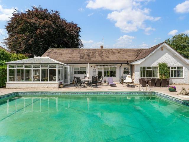 4 bedroom bungalow for sale