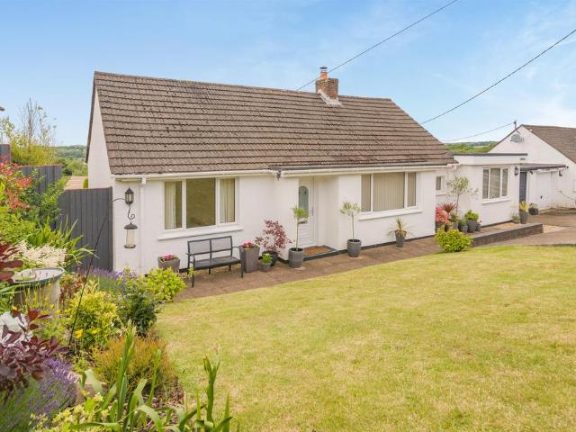 4 bedroom bungalow for sale