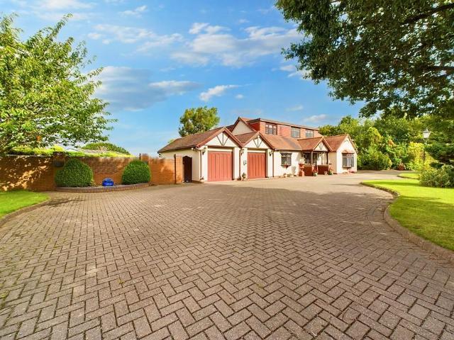 4 bedroom bungalow for sale
