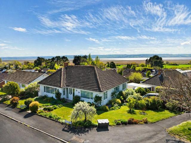 4 bedroom bungalow for sale