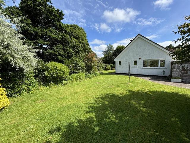 4 bedroom bungalow for sale