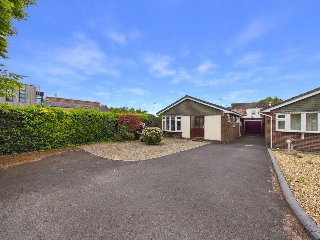 4 bedroom bungalow for sale