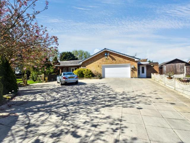 4 bedroom bungalow for sale