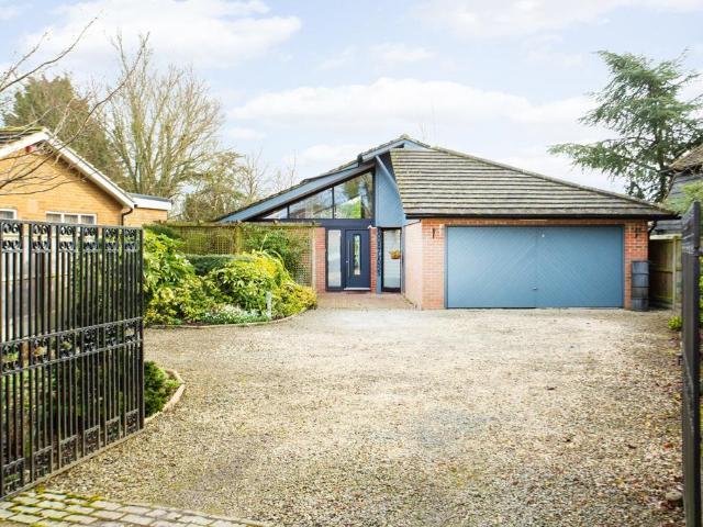 4 bedroom bungalow for sale