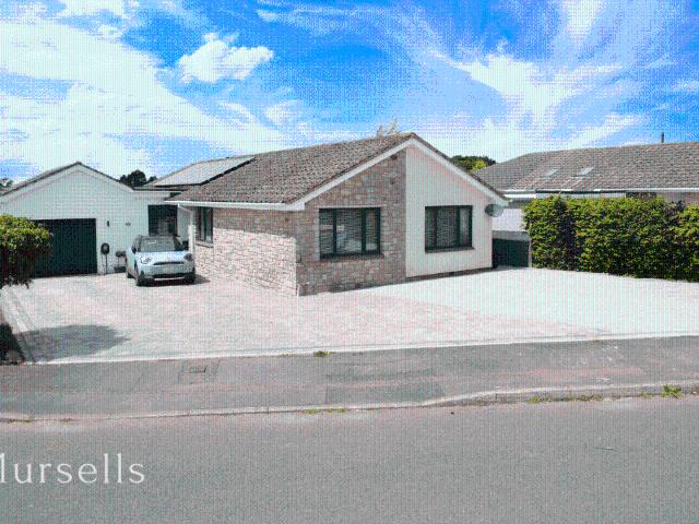 4 bedroom bungalow for sale