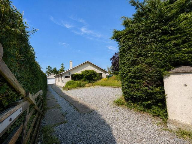 4 bedroom bungalow for sale