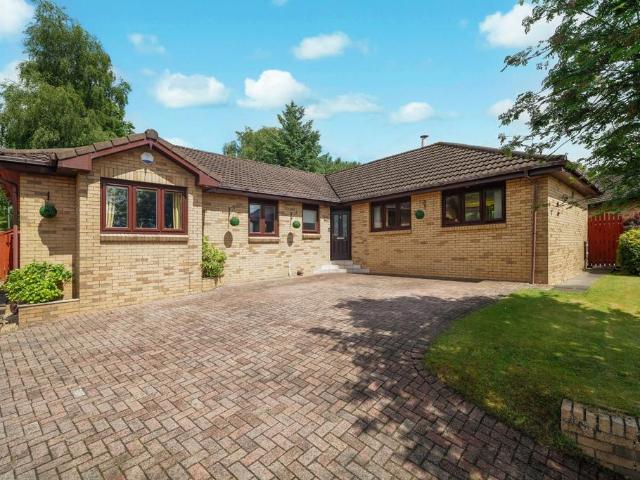4 bedroom bungalow for sale