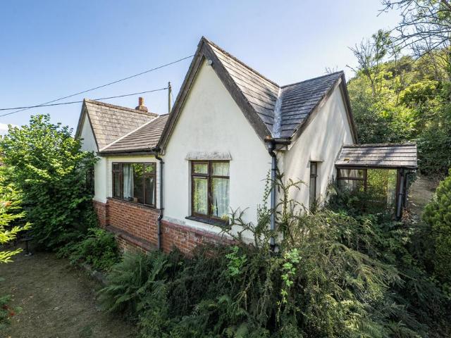 4 bedroom bungalow for sale