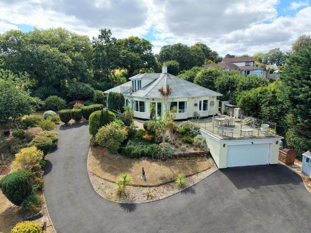 4 bedroom bungalow for sale