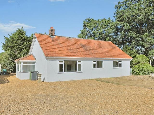 4 bedroom bungalow for sale