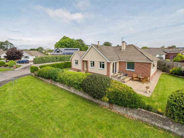 4 bedroom bungalow for sale