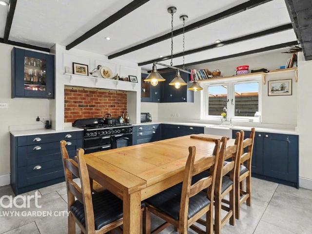 4 bedroom bungalow for sale