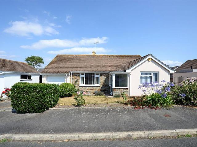 4 bedroom bungalow for sale
