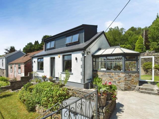4 bedroom bungalow for sale