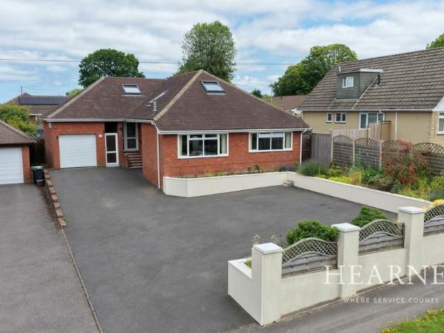 4 bedroom bungalow for sale