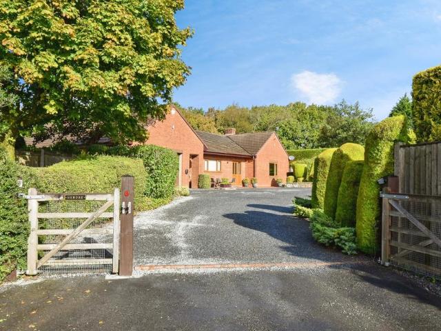 4 bedroom bungalow for sale
