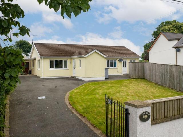 4 bedroom bungalow for sale