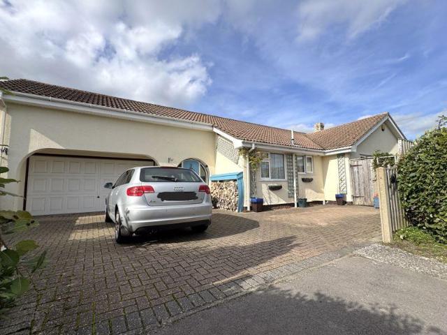 4 bedroom bungalow for sale