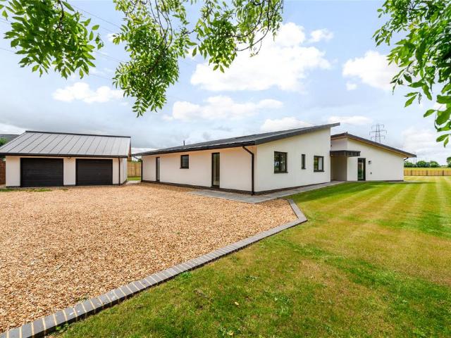4 bedroom bungalow for sale