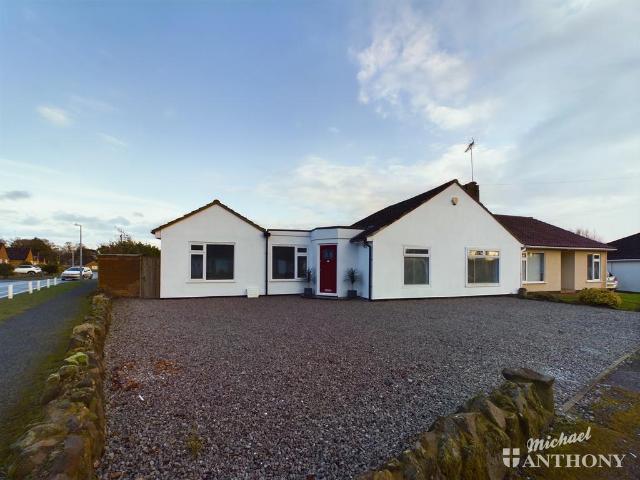 4 bedroom bungalow for sale