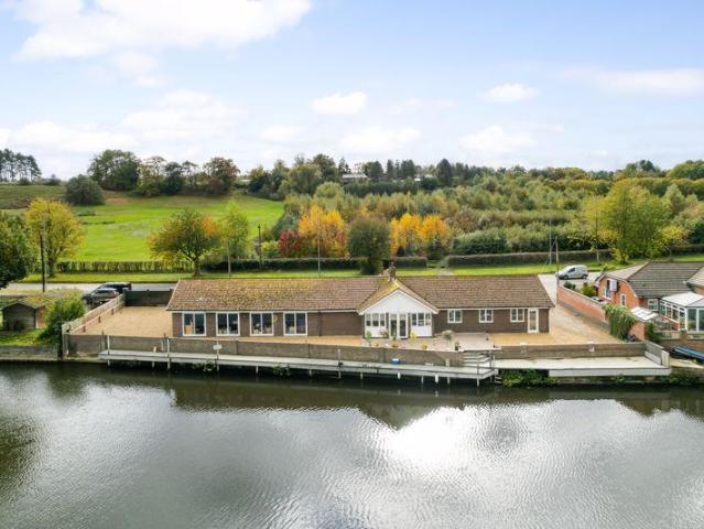 4 bedroom bungalow for sale