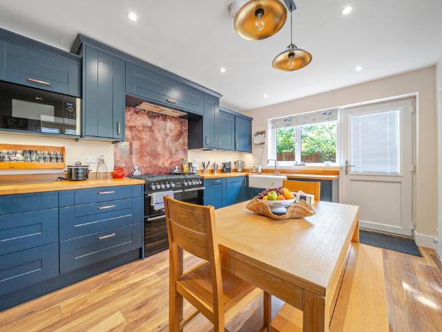4 bedroom bungalow for sale