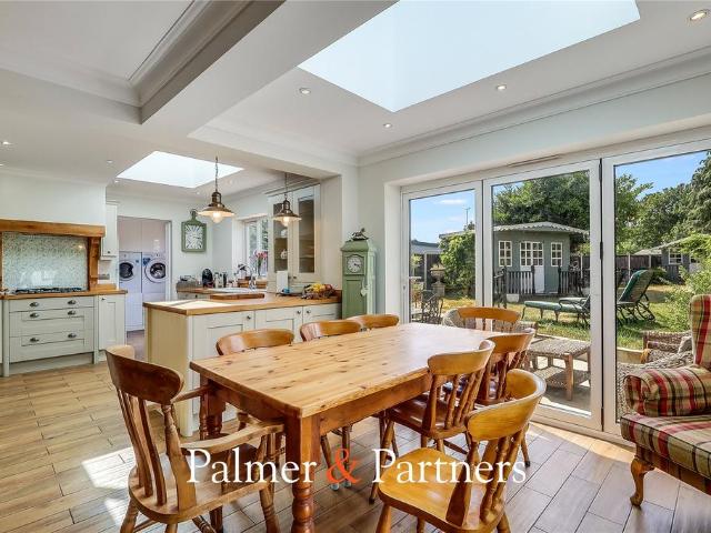 4 bedroom bungalow for sale