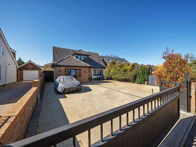 4 bedroom bungalow for sale
