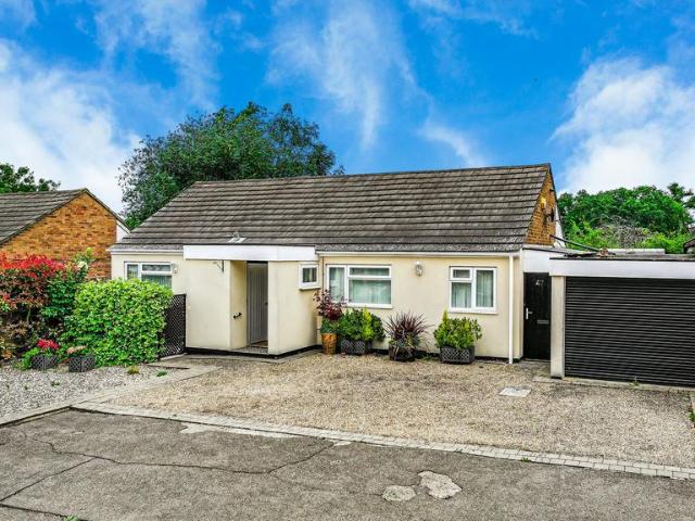 4 bedroom bungalow for sale