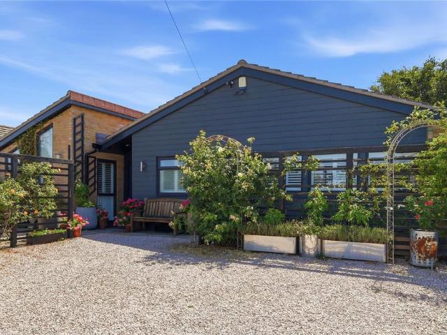 4 bedroom bungalow for sale