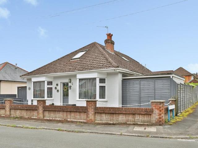 4 bedroom bungalow for sale